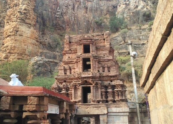 Yaganti Uma Maheswara Temple - The Temple Guru