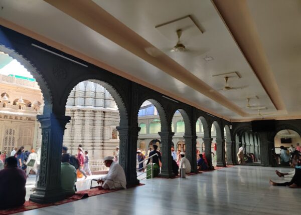 Gajanan Maharaj Temple Shegaon - Info Facts History Photos