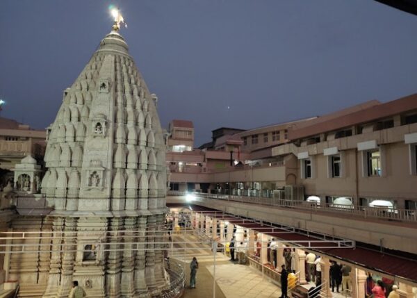 Gajanan Maharaj Temple Shegaon - Info Facts History Photos